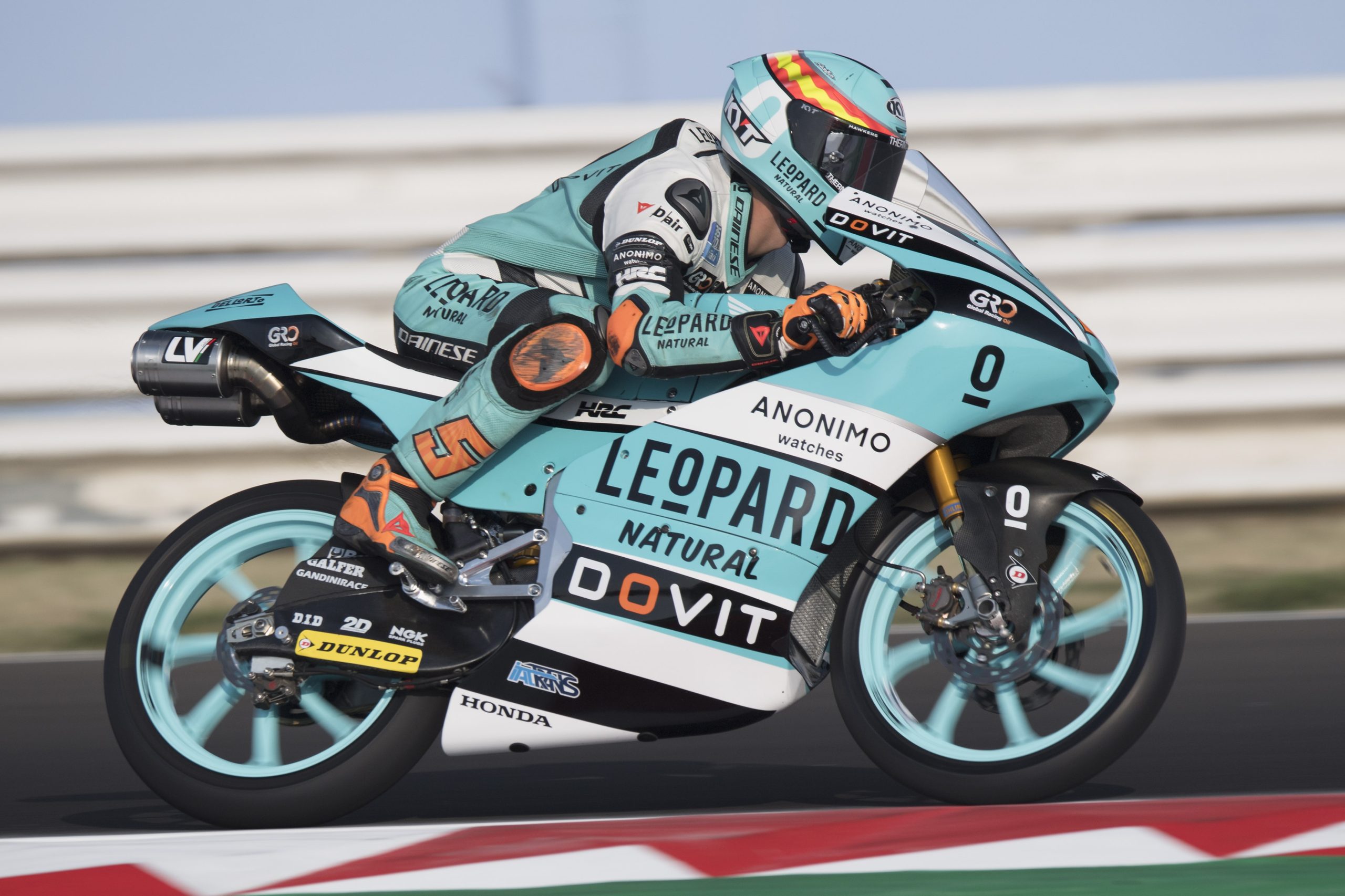 Third and fourth row of the grid for the Le0pard Racing - Leopard Racing